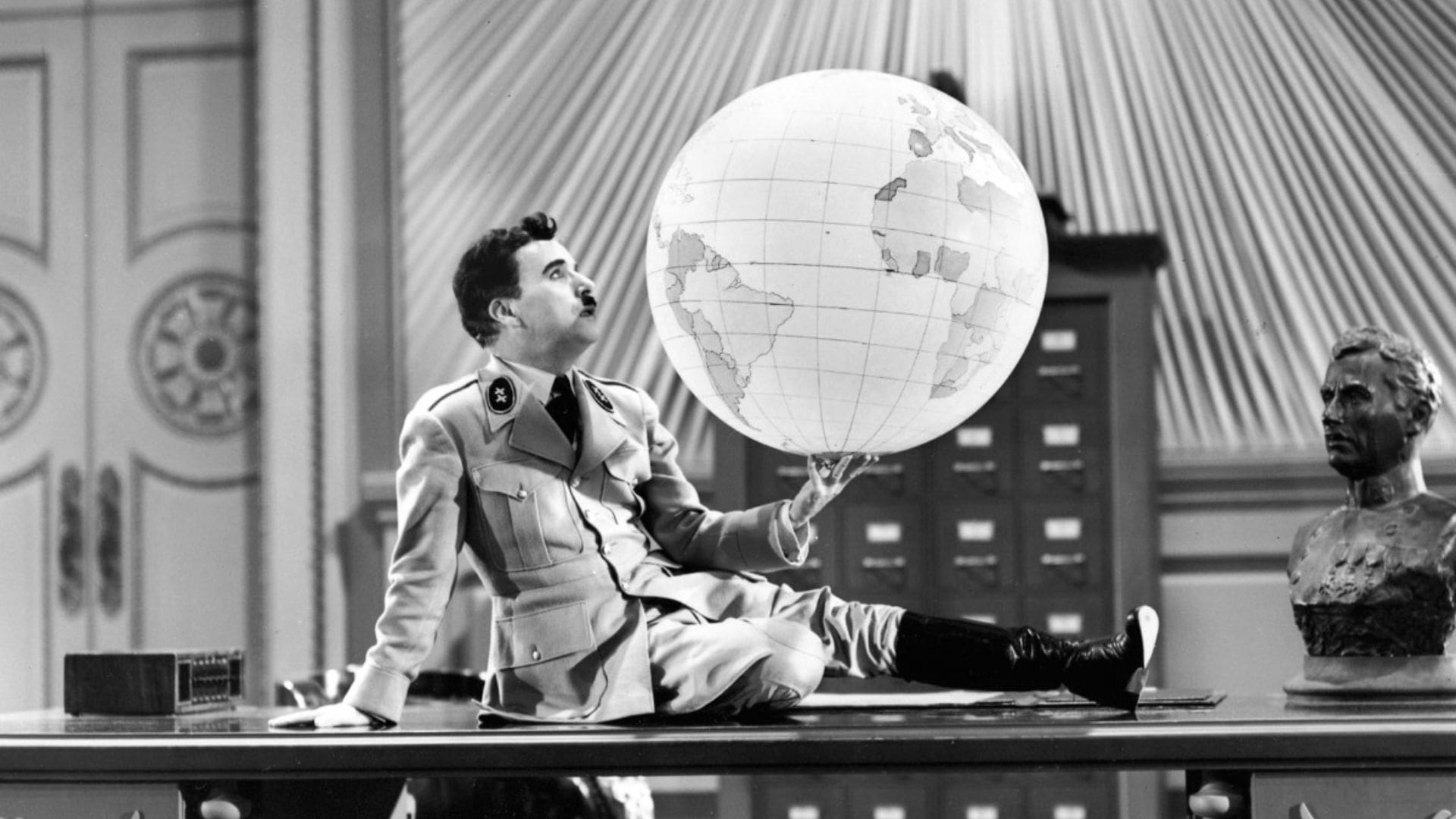 Il grande dittatore, quando Charlie Chaplin ci richiamò alla dolcezza